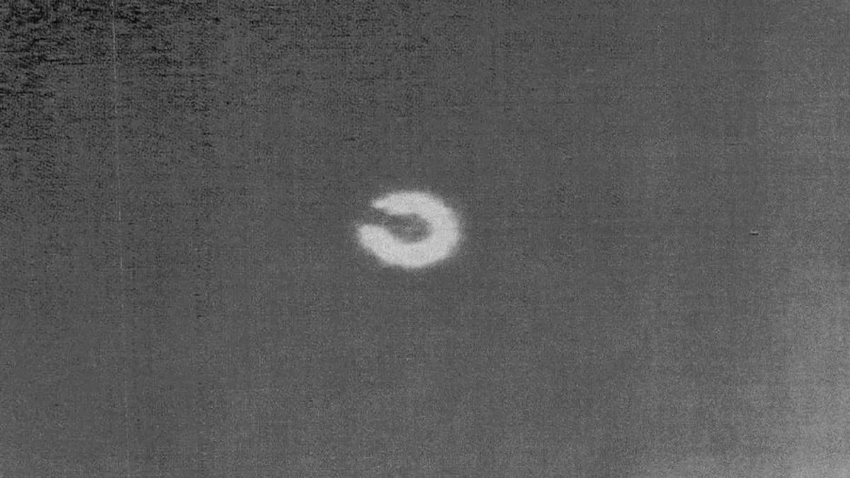 Unpacking the Mystery: What This UFO Photo Reveals About the UAP ...